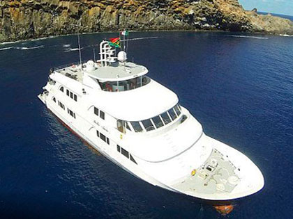 Best Liveaboard Diving Cruises | Dive The World